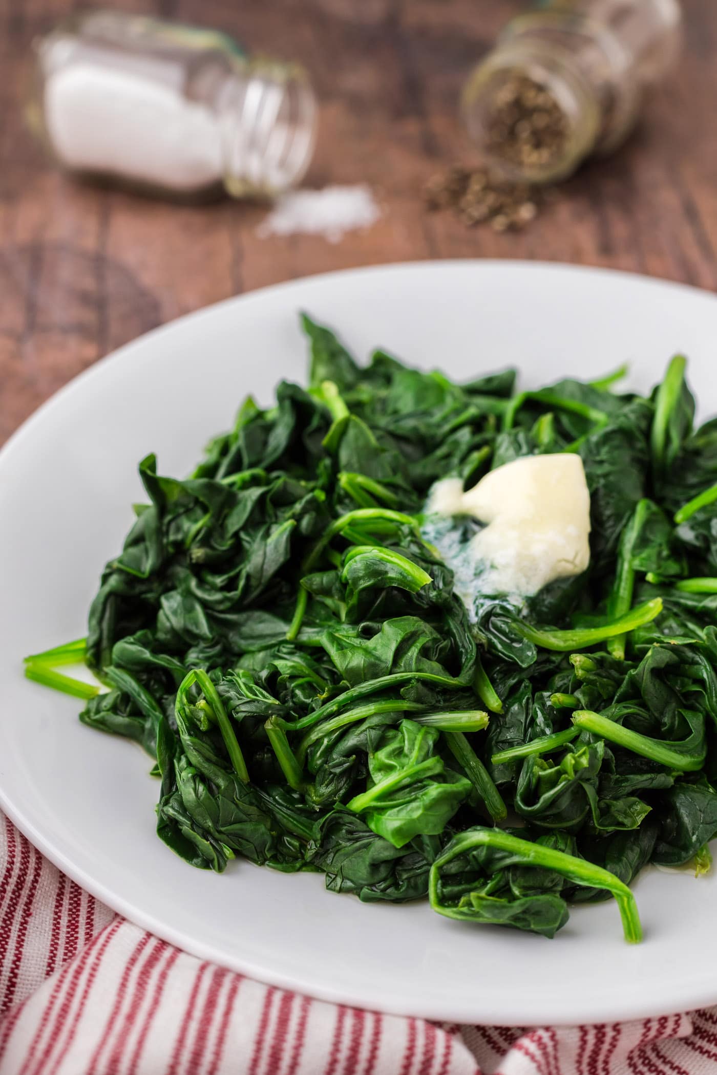Steamed Spinach - Amanda's Cookin' - Vegetables