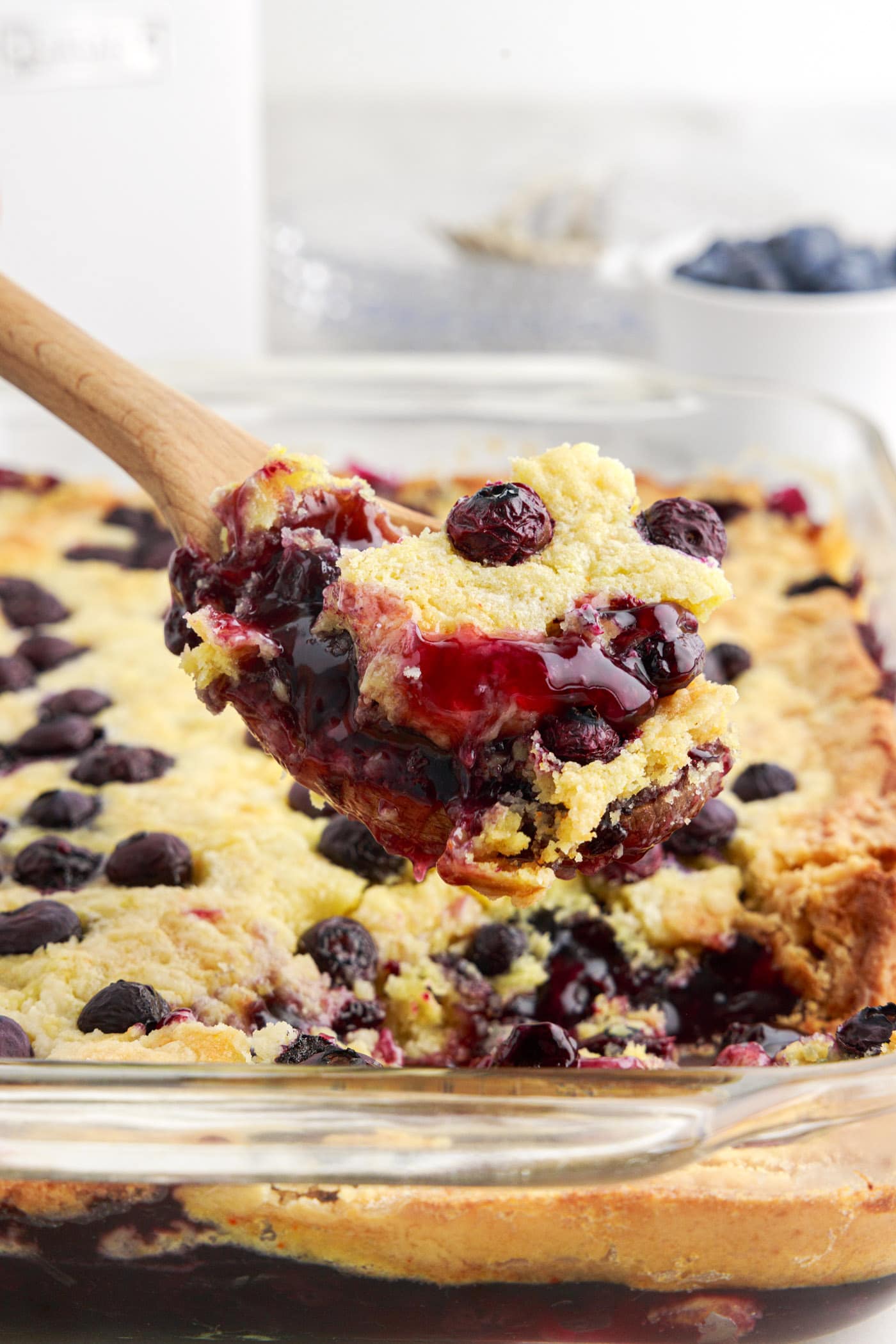 Blueberry Dump Cake - Amanda's Cookin' - Cake & Cupcakes