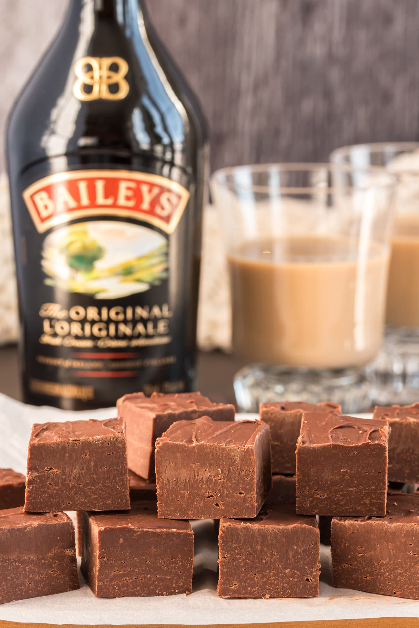 4 Ingredient Baileys Fudge - Amanda's Cookin' - Candy
