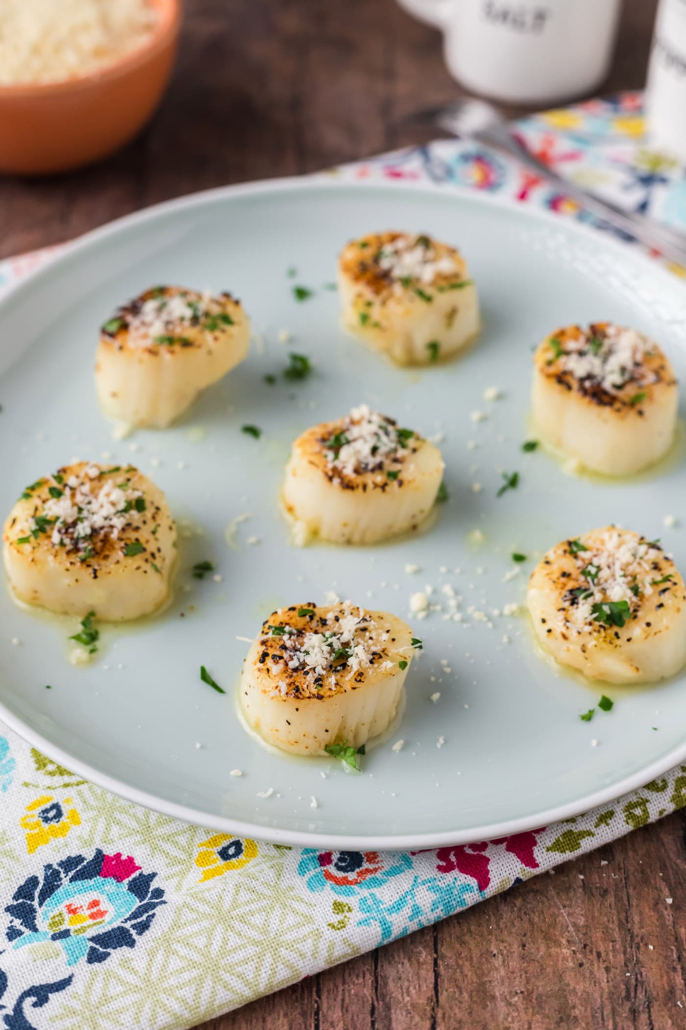 Broiled Scallops - Amanda's Cookin' - Fish & Seafood