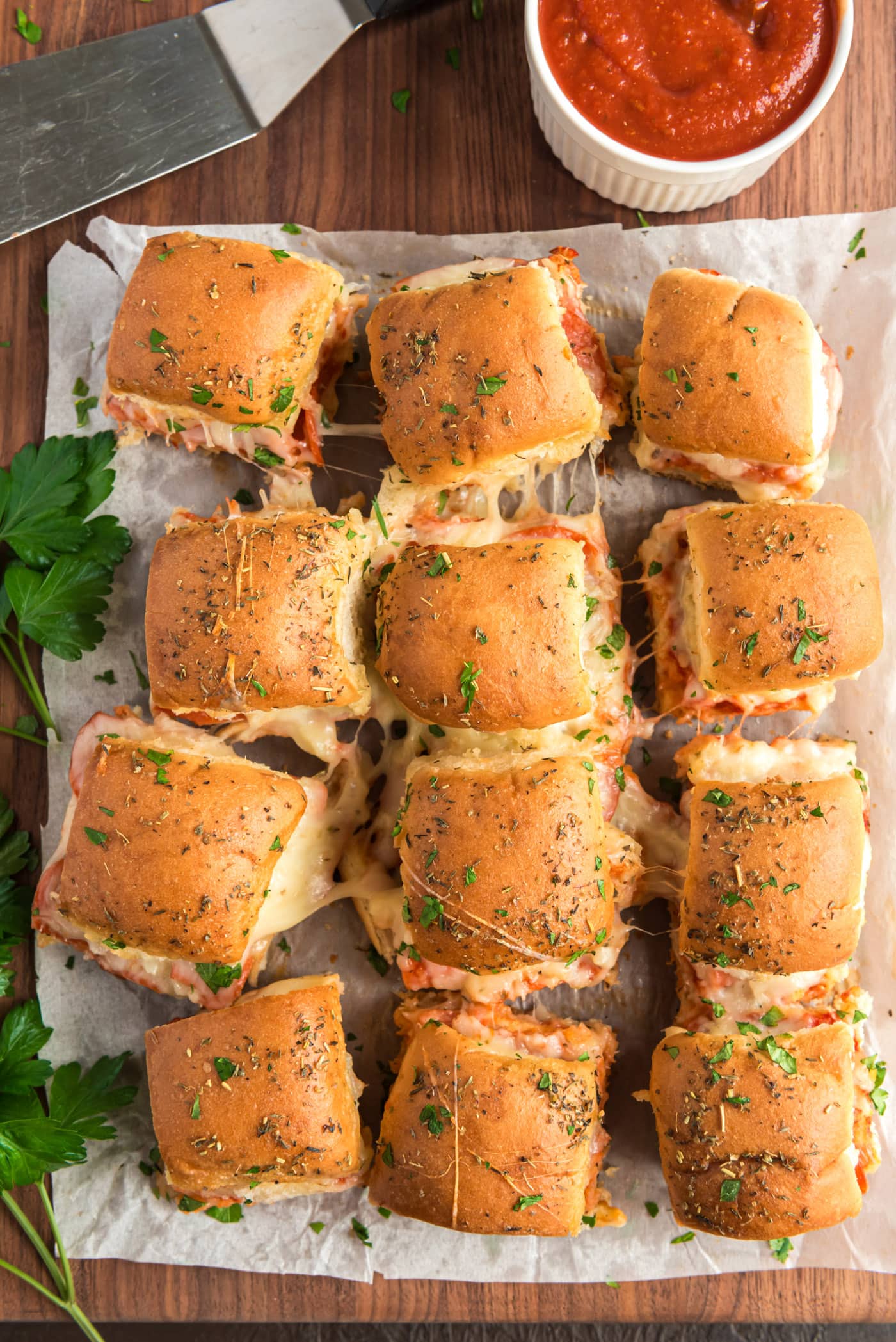 Pizza Sliders Recipe - Amanda's Cookin'