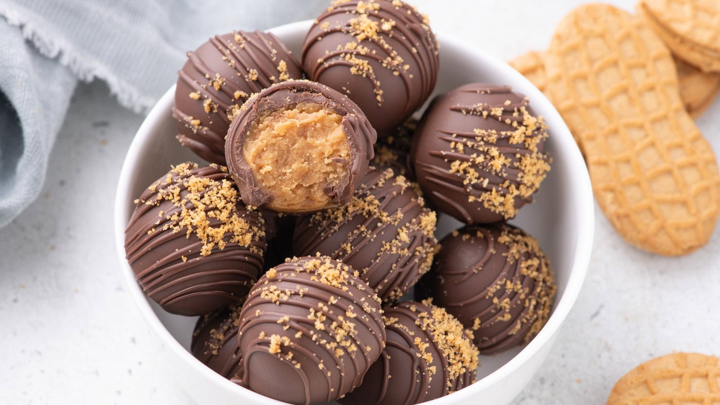 Nutter Butter Balls - Amanda's Cookin' - No Bake Desserts