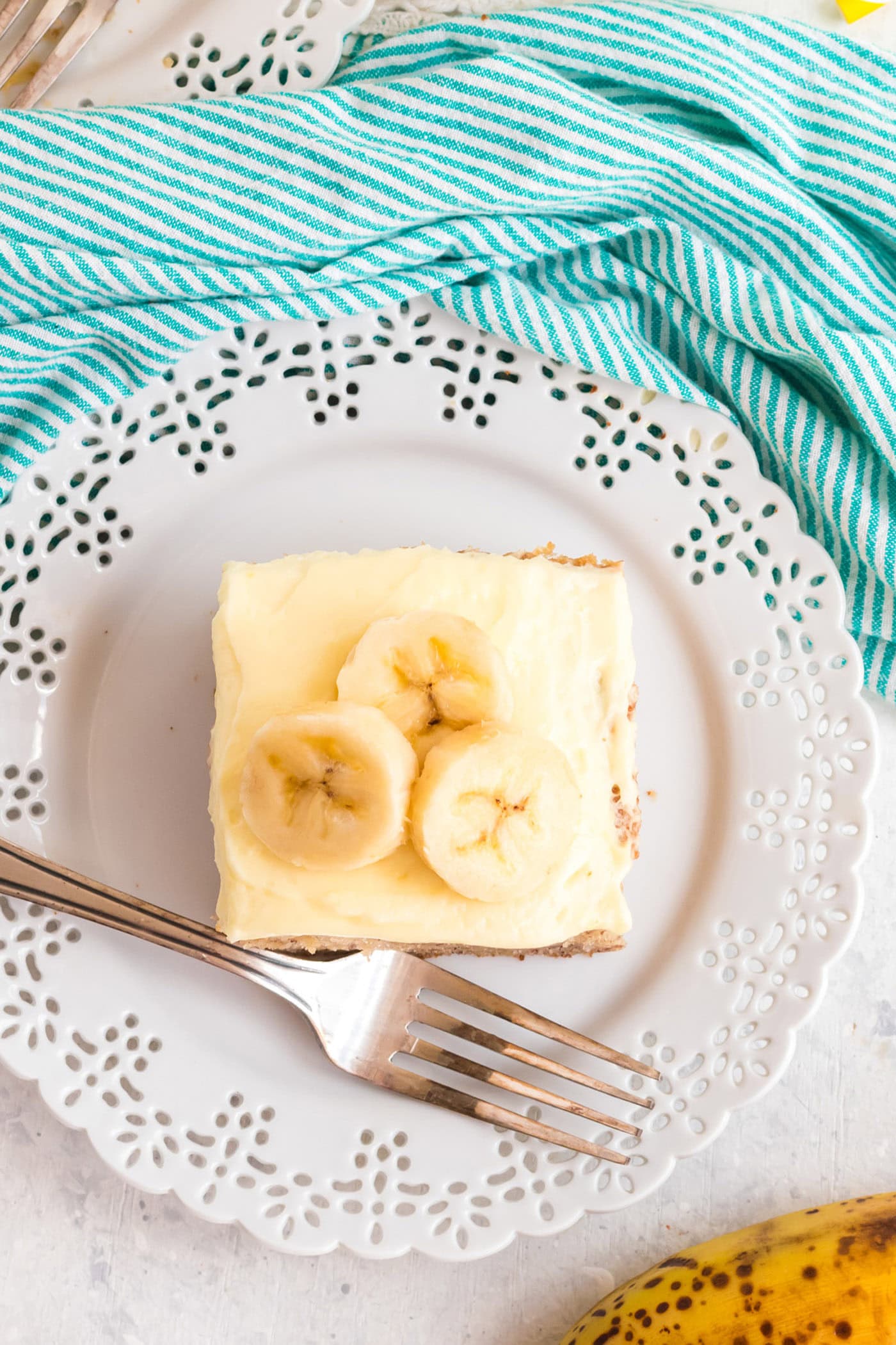 Easy Banana Cake - Amanda's Cookin' - Cake & Cupcakes