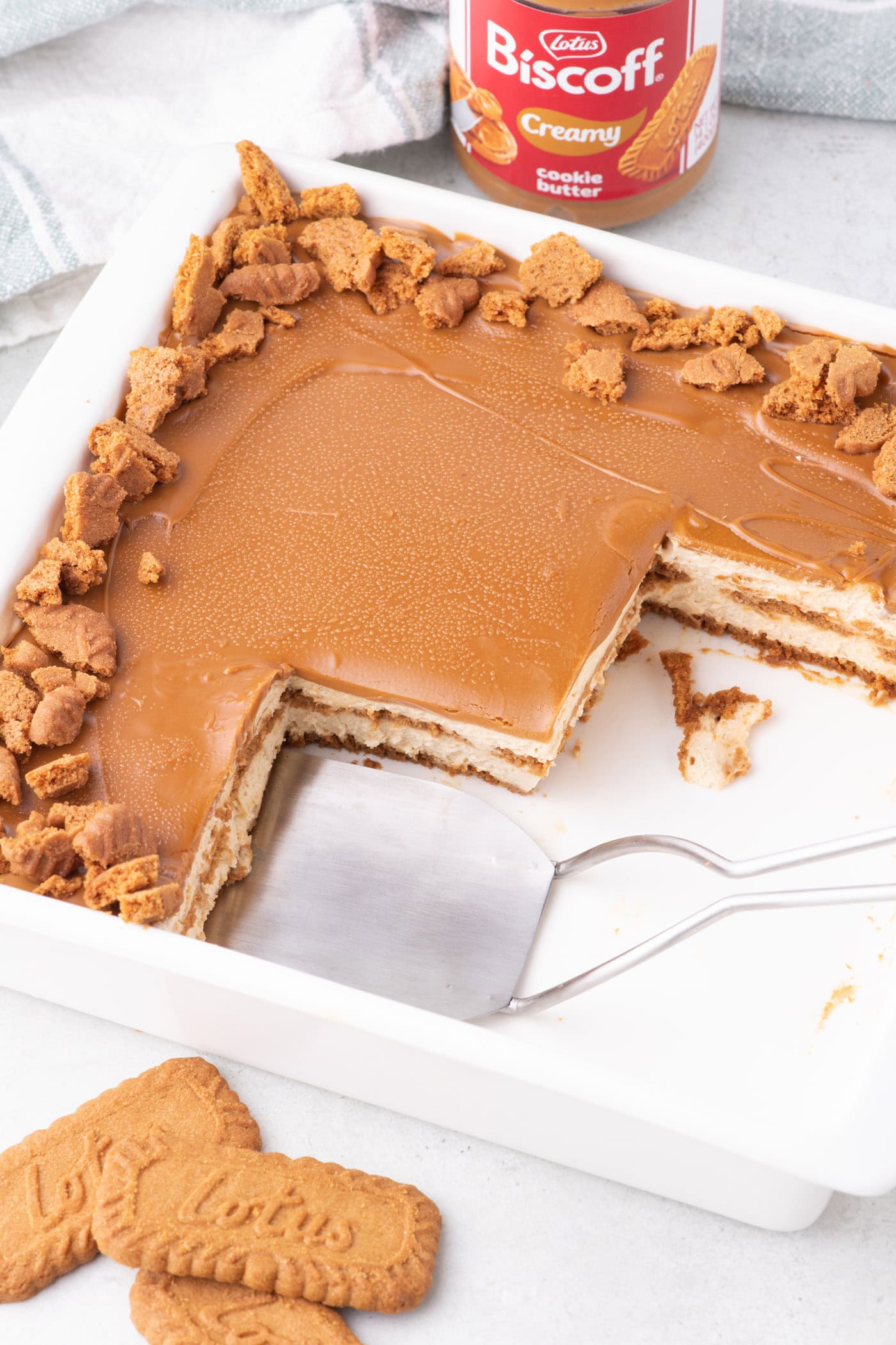 Biscoff Icebox Cake - Amanda's Cookin' - No Bake Desserts