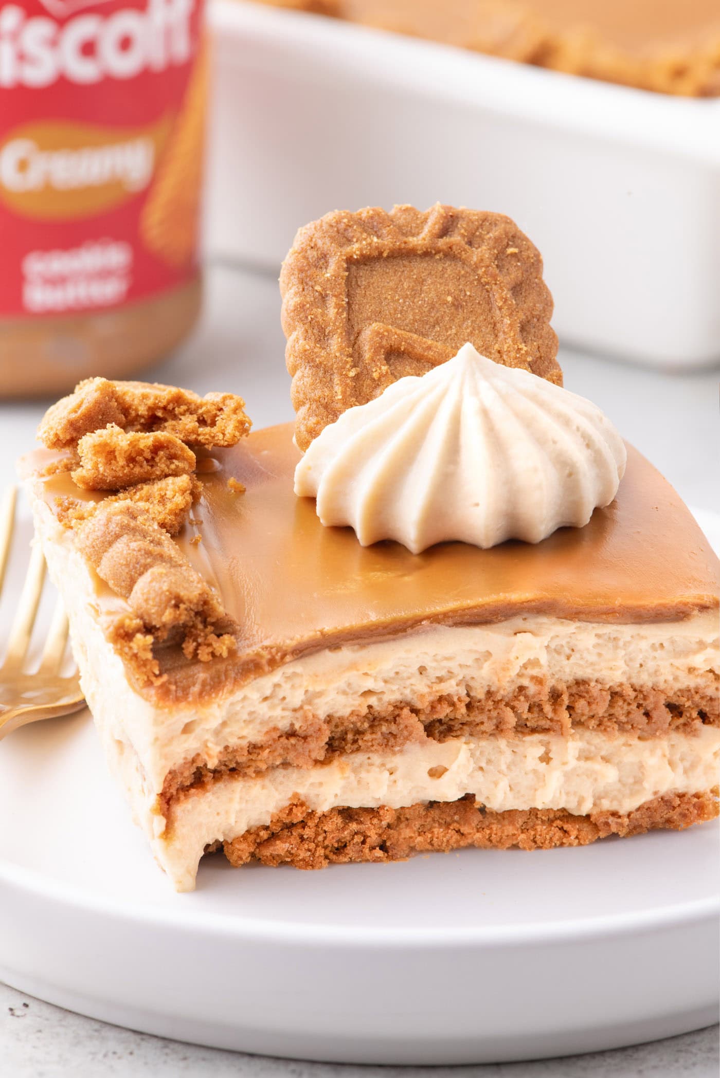 Biscoff Icebox Cake - Amanda's Cookin' - No Bake Desserts