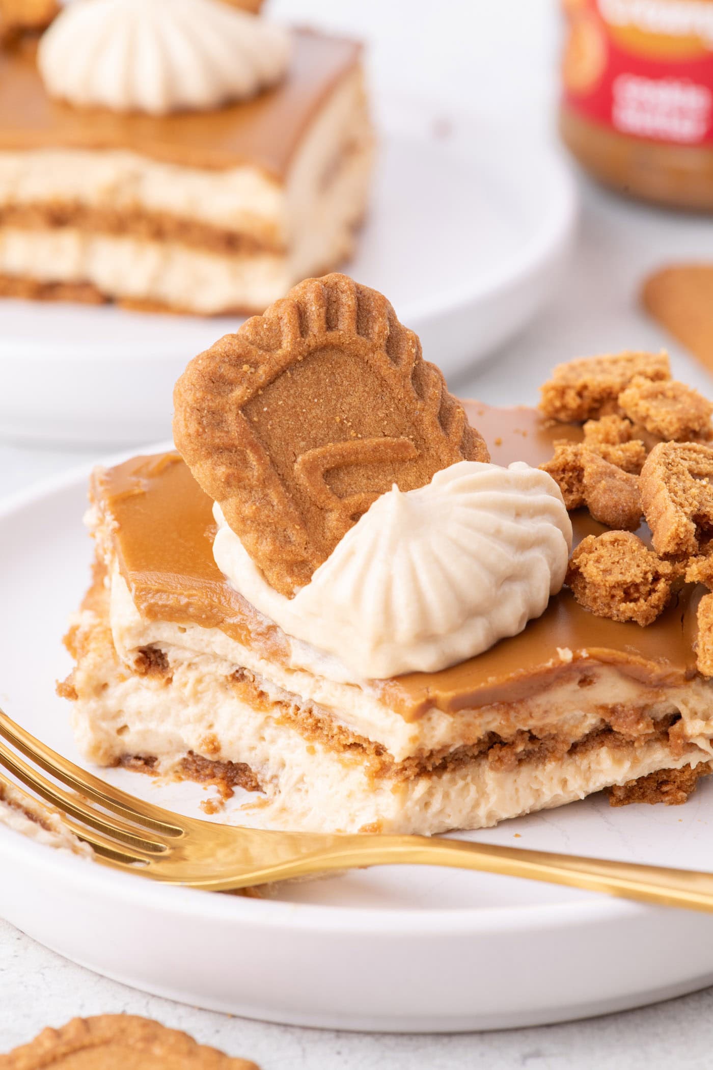 Biscoff Icebox Cake - Amanda's Cookin' - No Bake Desserts