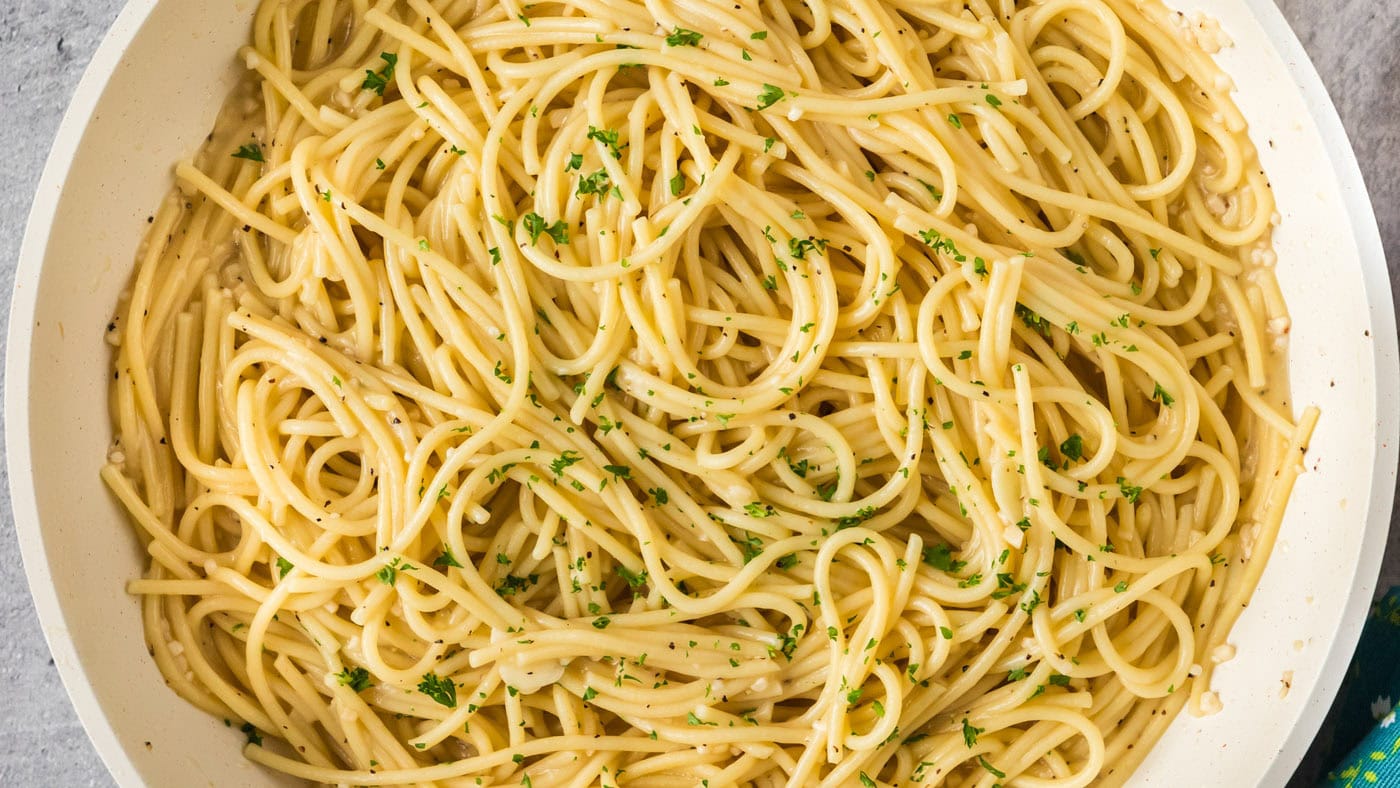 Garlic Butter Pasta - Amanda's Cookin' - Pasta