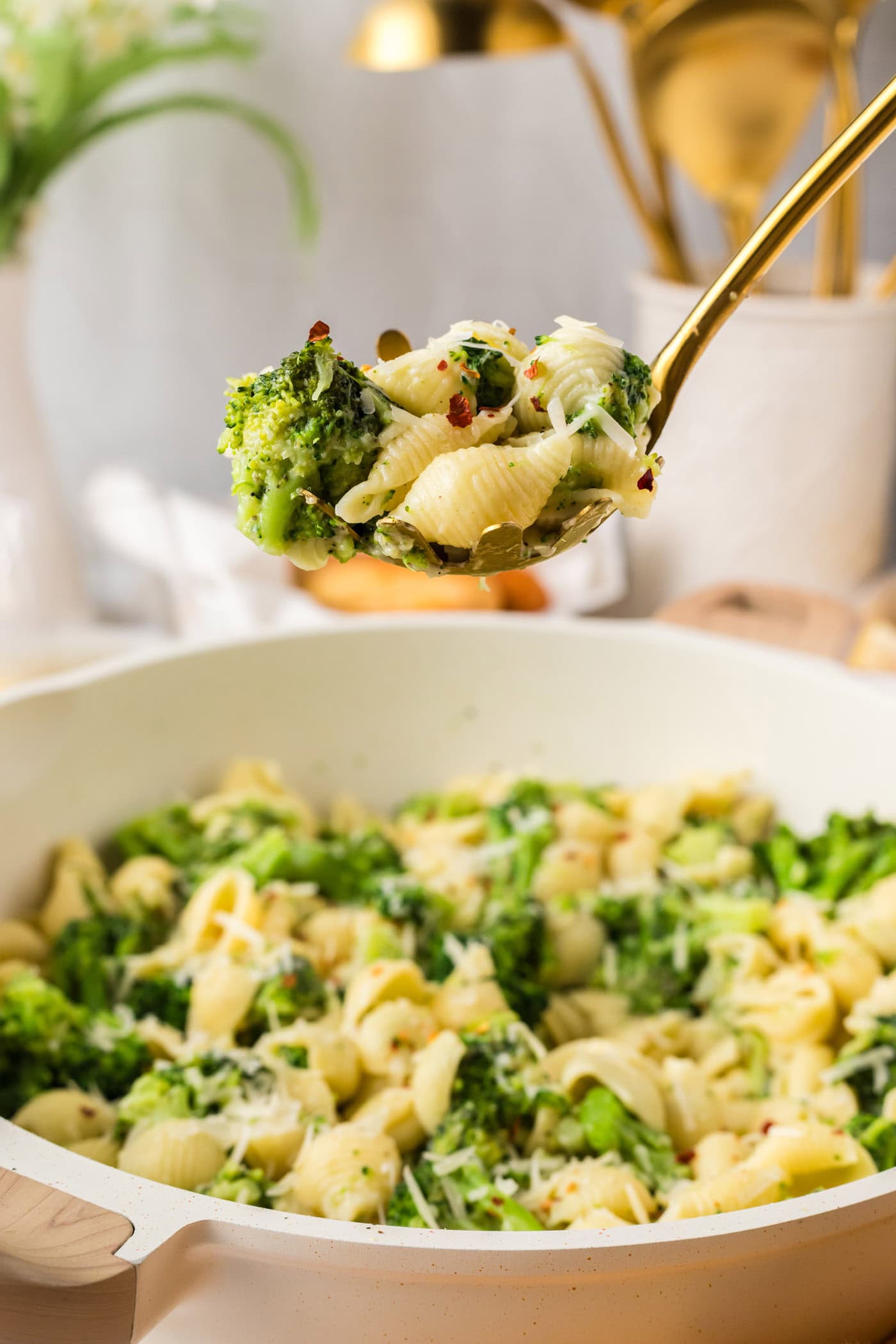 Broccoli Pasta - Amanda's Cookin' - Pasta