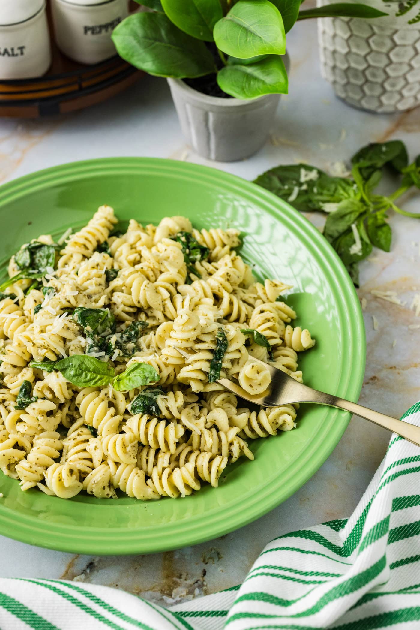 Pesto Pasta - Amanda's Cookin' - Pasta