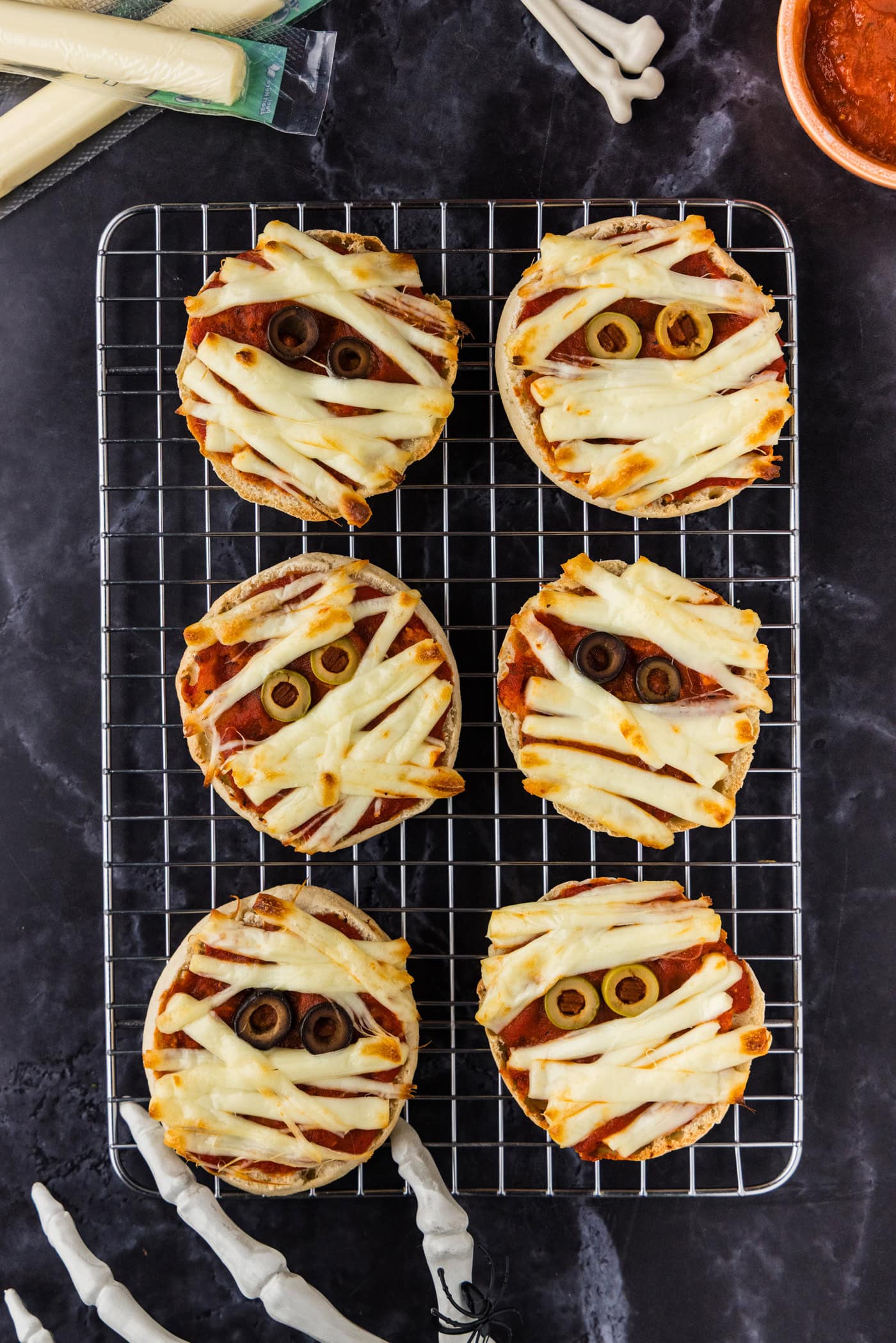 Mini Mummy Pizzas - Amanda's Cookin' - Halloween