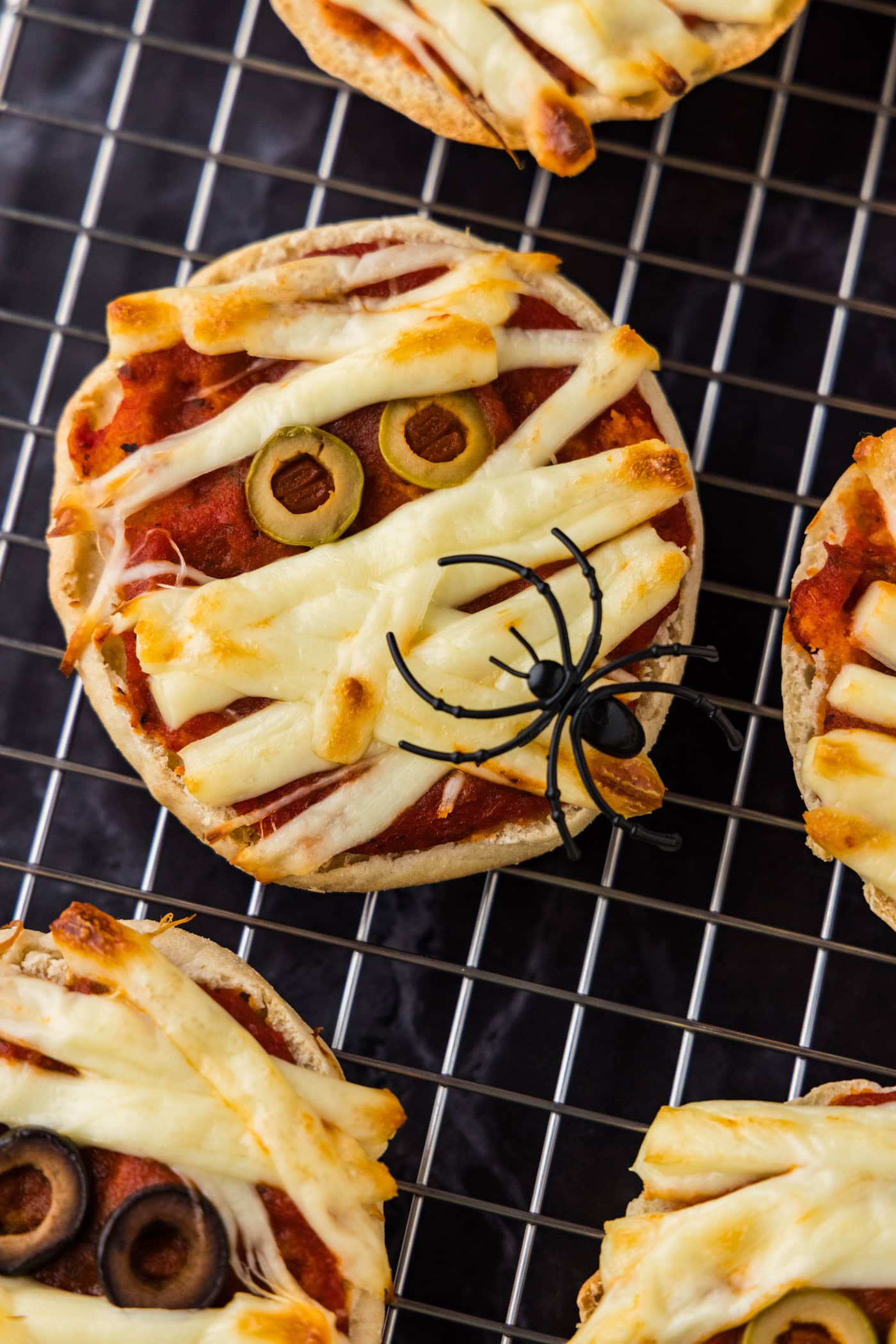 Mini Mummy Pizzas - Amanda's Cookin' - Halloween